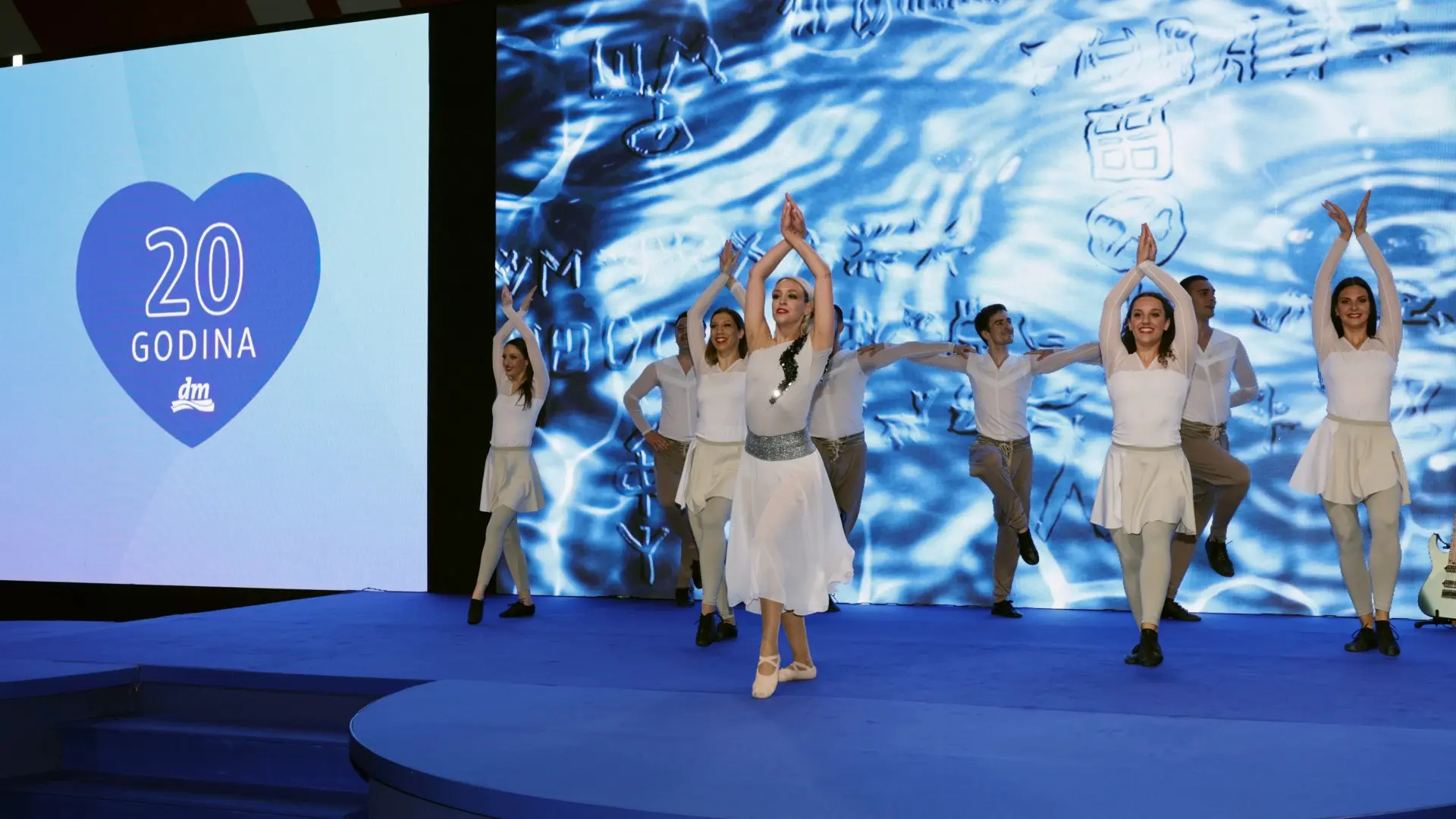 Dvadeset godina zajedno jedni za druge: Kompanija dm proslavila veliki jubilej